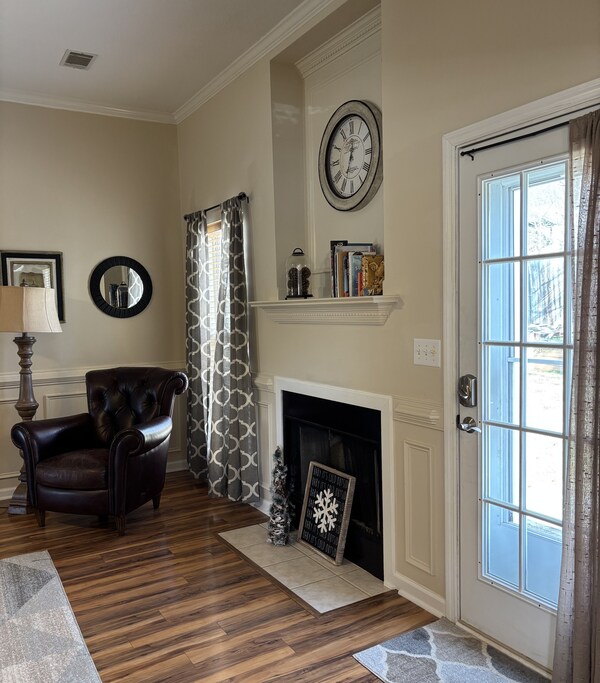 Charming 3-bedroom House In Welcoming Evans With Ac, Wifi, Fitness Equipment - Adams Lake, Evans