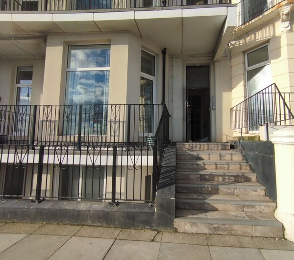 Golden Tides Seaside Retreat In Saint Leonards - Saint Leonards