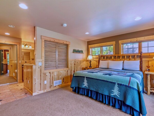 Lakeview Home With Dock On The Whitefish Chain, Outdoor Pool, Pickleball & More - Minnesota