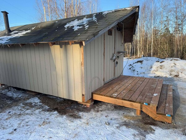 Alaska Native Steam Bath W/power And Water For Rv, Free Wifi - Alaska