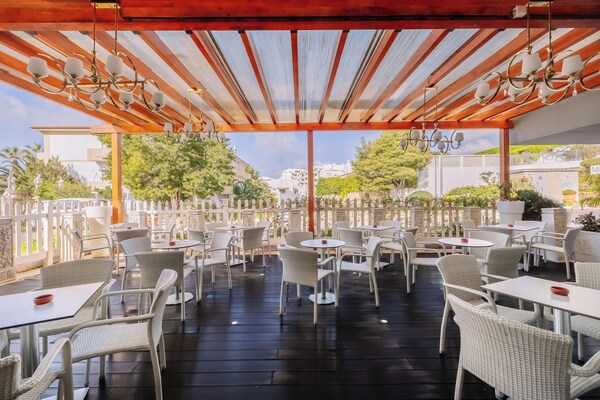 Family Fun By The Ocean: Sunny Paradise In Praia Da Oura W/ Pool & Free Parking - Albufeira