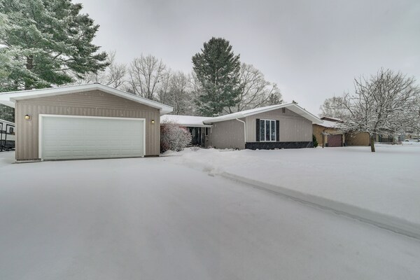 3 Mi To Dtwn Alpena: Family Home W\/ Seasonal Pool! - Alpena, MI