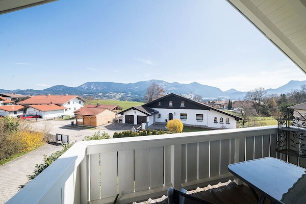 Ferienwohnung Bergblick Mit Küche, 2 Schlafzimmern, Bad - Riedering