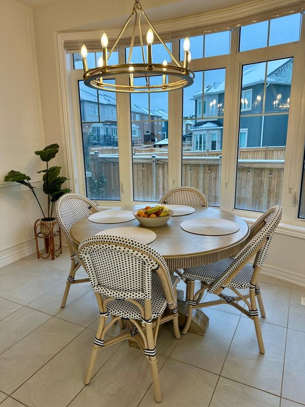Spacious 4-bedroom House In Oakville With Ac, Wifi - Oakville