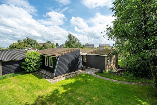 Mooi Vakantiehuisje In Het Hart Van Friesland Omringd Door Friese Meren En Groen - Leeuwarden