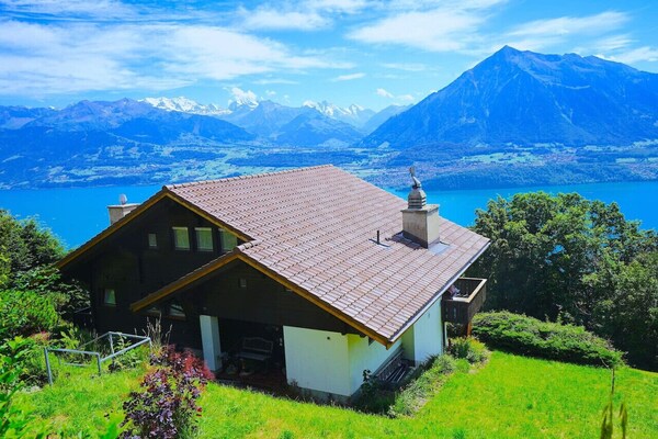 Swisshut Stunning Views Alps & Lake - Chalet Antara - Faulensee