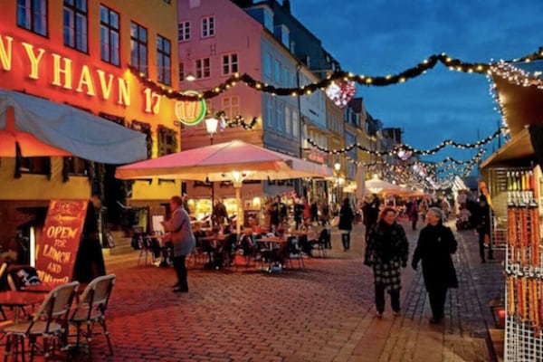 Colorful Nyhavn Experience - コペンハーゲン