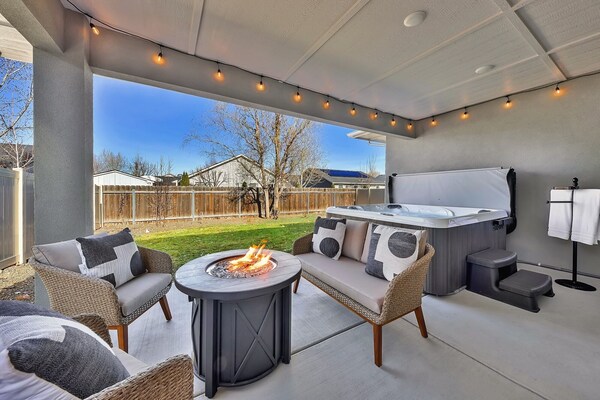 Single Level, Luxury 4br, Hot Tub, Game Room, Exercise Area, Near Discovery Park - Meridian, ID