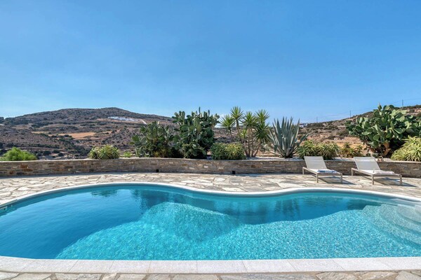 Beautiful Cycladic Style Villa With Private Swimming Pool, With Sea View - Paros