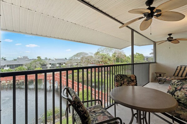 Scenic Resort Views From This 3rd Floor Deluxe Condo - Naples, FL