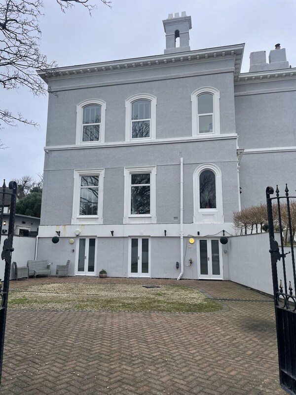 Beach House Courtyard 2 Bed - Southport