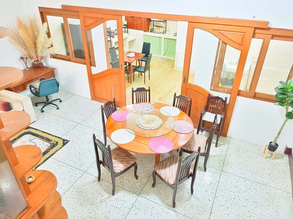 Spacious 5-bedroom House For 16 People Near Bts Onnut - Bangkok