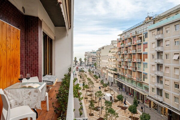 Four Seasons Suite In City Center, 350m From The Sea  3 Suite - View & Balcony - Pescara