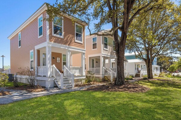 Pelican Cove Cottage Located Downtown Ocean Springs - Ocean Springs, MS