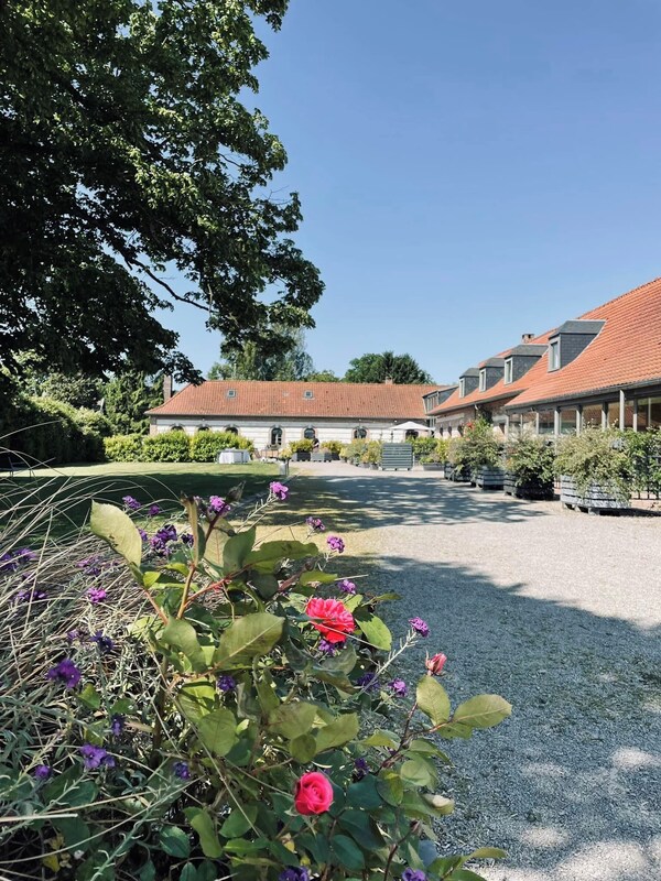 Large Self-catering Cottage With Heated Indoor Pool - Somme