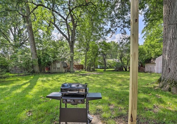 Cozy Home With A Huge Backyard! - Brunswick, OH