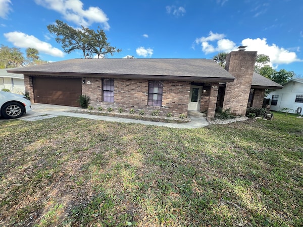 Newly Remodeled 3-bedroom House In Port Orange Close To Beach & Racetrack! - Daytona Beach, FL