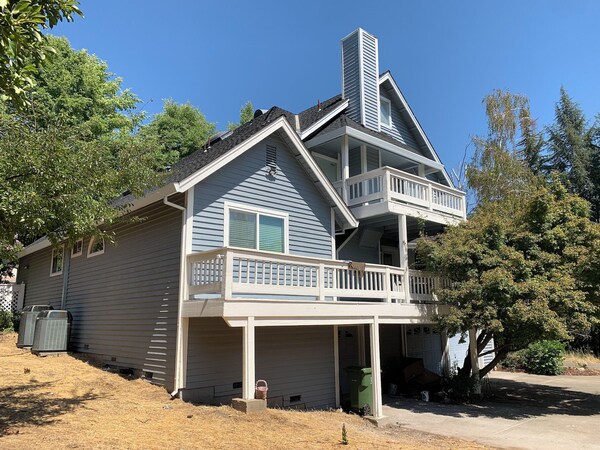 Newly Renovated Spacious Home Near Folsom Lake - El Dorado Hills, CA