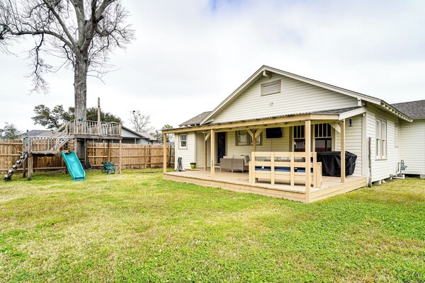 Family Home W/ Deck & Yard In Lake Charles - Golden Nugget Lake Charles Hotel & Casino