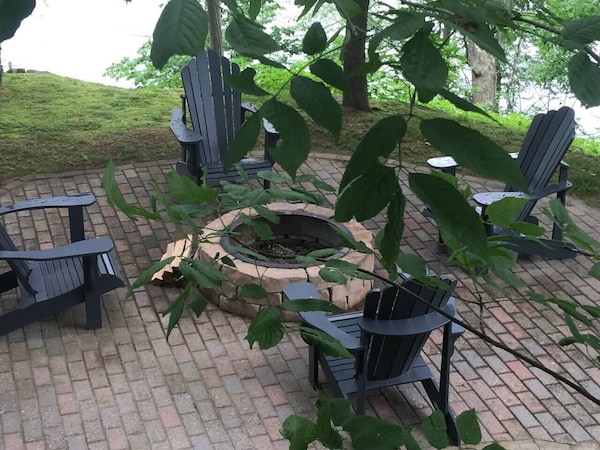 Perfect Getaway With Hottub Bella Vista - Gananoque