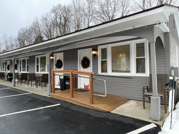 Sleep Woodstock Mobility Impaired Accessible Suite - Woodstock, VT