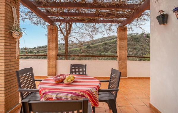 Stunning Home In áLora With Wifi - スペイン アロラ