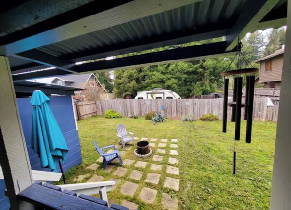 Humboldt Blue, Centrally Located With A Fenced Yard/pet Friendly. - Eureka, CA