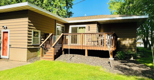 Cozy 2-bedroom House In Lake Hallie - Between Chippewa Falls And Eau Claire - Fall Creek, WI