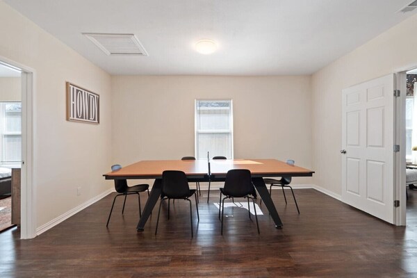 Stylish Retreat In Downtown W/ Parking | Ping-pong - Dallas, TX