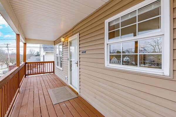 Comfort Awaits At Cozy Get Away - Dog Friendly - 3bd / 2ba + Living Spaces - Portage Lakes, OH