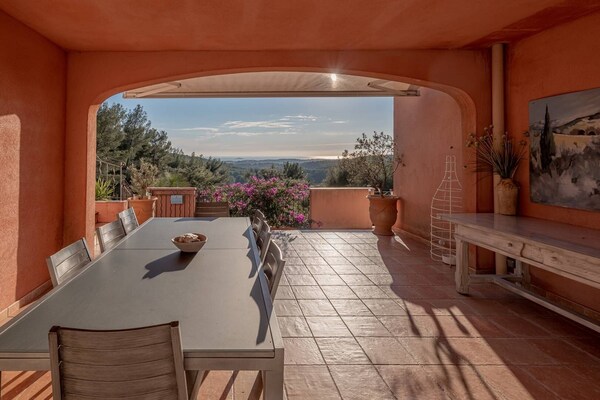 Near Sanary-sur-mer, Air-conditioned Villa In Ollioules, Var, Sea View, Pets Allowed(1). - Sanary-sur-Mer