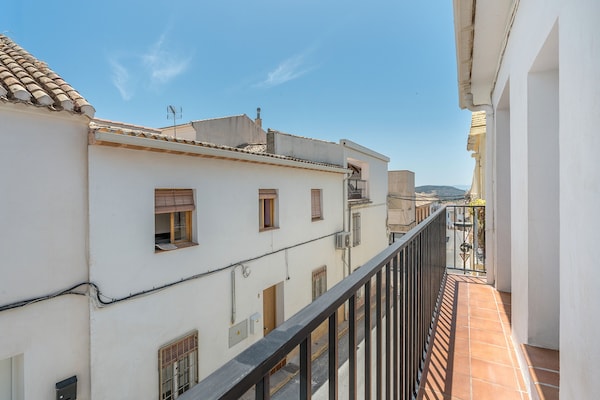 Apartamento 'Planta Alta' Con Terraza Privada Y Aire Acondicionado - Montefrío