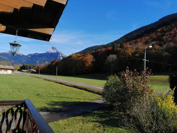 Chalet 'Phidel - 11 Personnes' Avec Vue Sur Les Montagnes, Terrasse Privée Et Wi-fi - Évian-les-Bains