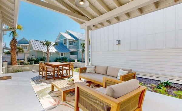 Resort Style Pools, Boardwalk To The Beach, Restaurant On Site - Port Aransas, TX