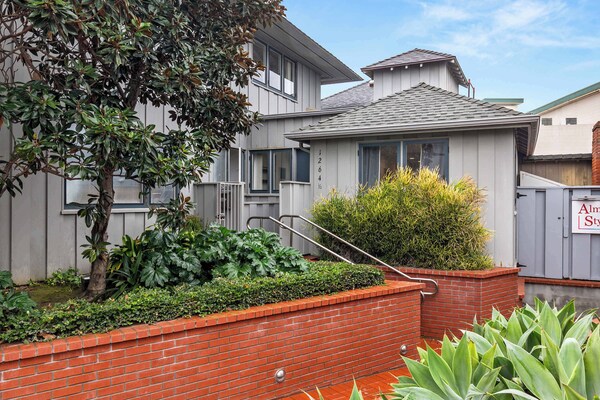 Chic La Jolla Studio Steps To Ocean & Dining! - Del Mar, CA