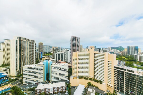 Luxury Condo In Waikiki, Highly Sought After Condo! - Honolulu, HI