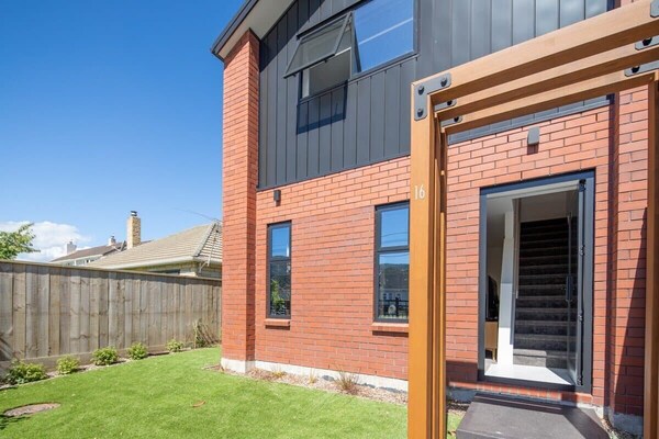 Your Home For Night, Or A Month! - Lower Hutt