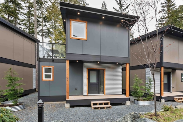 Ss#5-shortboarder-spring Cove View Escape - Ucluelet