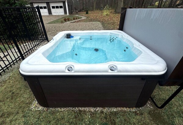 Juniper Presents: Luxury Retreat W/ Pool, Sauna + Hot Tub Near Beach - New Buffalo, MI