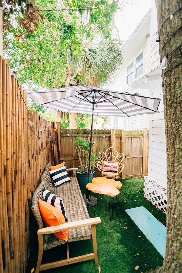 The Twisted Tulip, A Courious Stay - St. Petersburg, FL