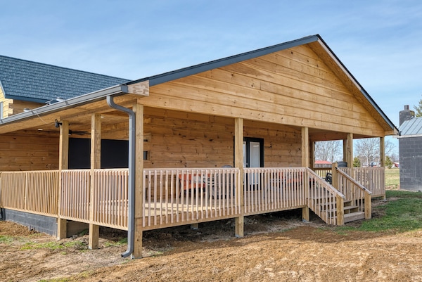 Unique & Cozy Getaway Cabin Only 15min From Town - Crossville, TN