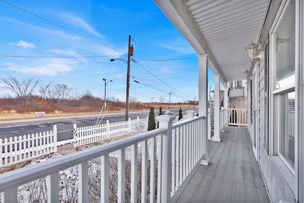 Oceanfront Villa With Skyline Views - Lake Lefferts, NJ