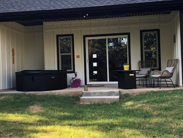 Hot Tub Paradise: Fire Pit - Bbq - Family/couples - Lake Texoma