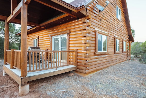 Zion Views- Juniper Mesa Lodge + Resort Access - Utah