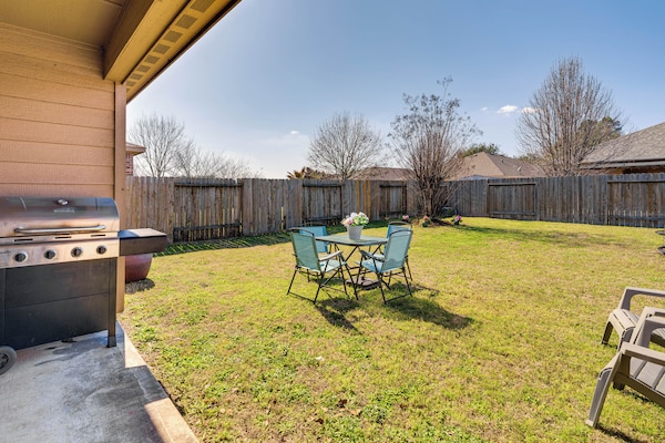 Suburban Home In Magnolia W/ Fenced Yard - Stagecoach, TX