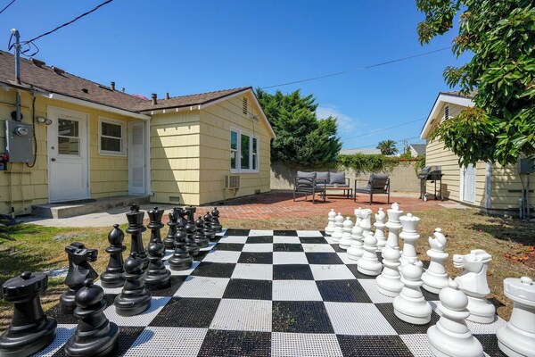 Beautiful Burbank Family Home Close To Everything - バーバンク, CA