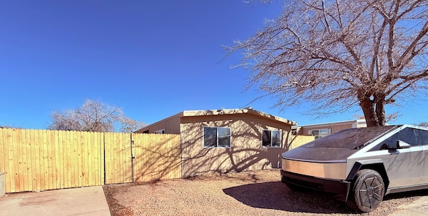 Page Lake House! Full House, Freshly Remodeled, Boat, Rv Parking, Center Of Page - Lake Powell