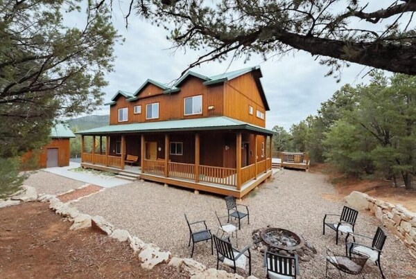 Zion Views- La Mesa Lodge + Resort Access - Utah