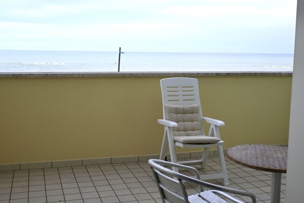 P049  Porto Recanati, Comodo Monolocale Vista Mare - Recanati