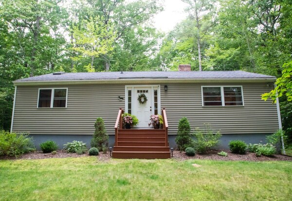 Wild Stone Cottage - Amazing Design, Game Rm, Beach - Lake Winnipesaukee, NH